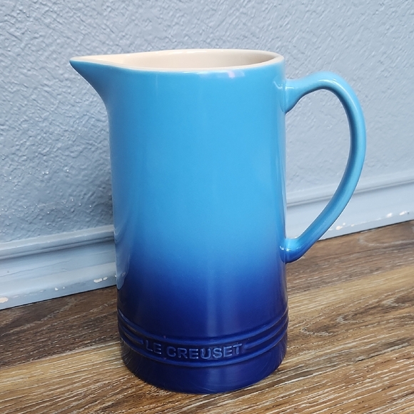 Le Creuset | Dining | Nwt Le Creuset Azure Signature Blue Pitcher 5 ...